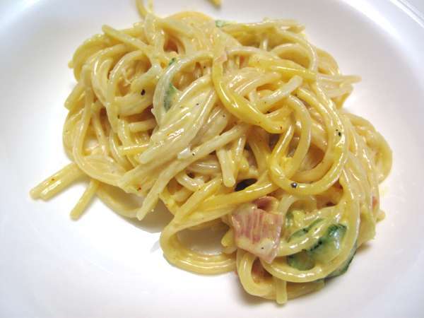 Ricetta spaghetti con prosciutto, pomodoro e origano