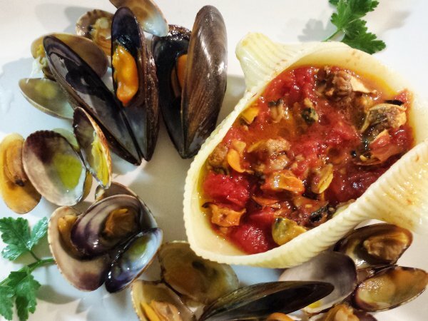 Caccavelle al sugo di vongole e cozze del conero ( moscioli ) - Ricetta ...