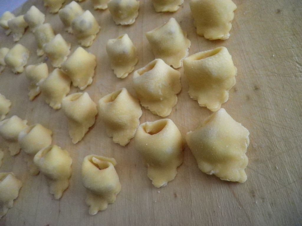 Ricetta cappelletti fatti in casa al ragù di carne