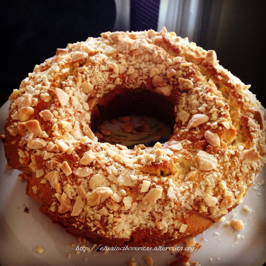Ricetta ciambella miele e mandorle semplice e gustosa