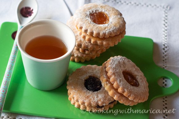 Ciambelle doppie sarde di marmellata - Ricetta Petitchef