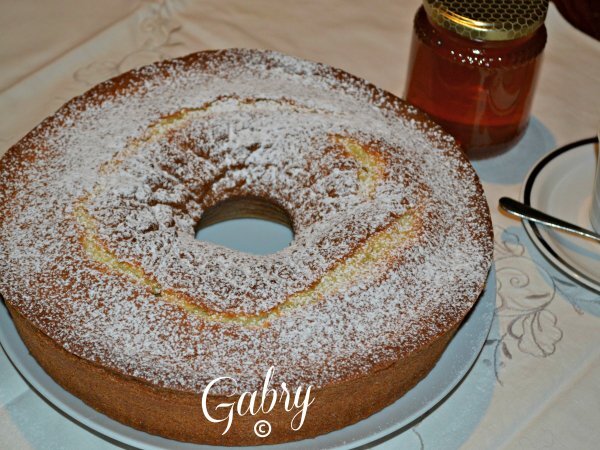 Ciambellone classico (soffice e leggero) - Ricetta Petitchef