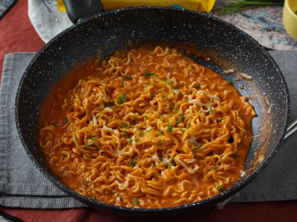 Ricetta per preparare buldak al gusto di formaggio