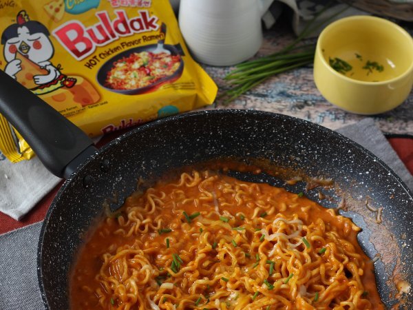 Ricetta per preparare buldak al gusto di formaggio