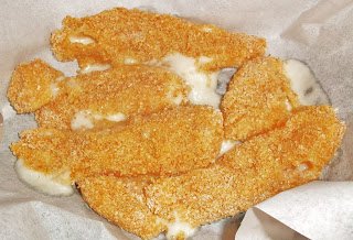 Formaggio impanato al microonde - Ricetta Petitchef