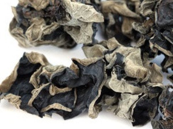 Funghi neri e germogli di bambù - Ricetta Petitchef