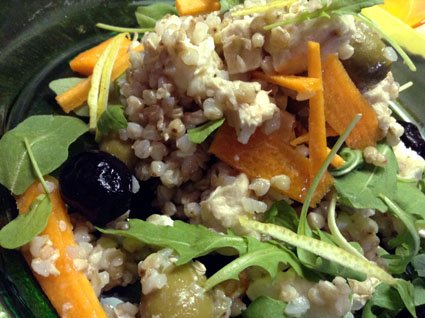 Ricetta insalata di grano, feta e pollo semplice e gustosa