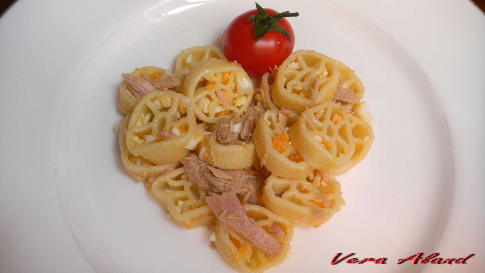 Insalata di pasta le ruote con tonno e uovo sodo (bimbi) - Ricetta ...
