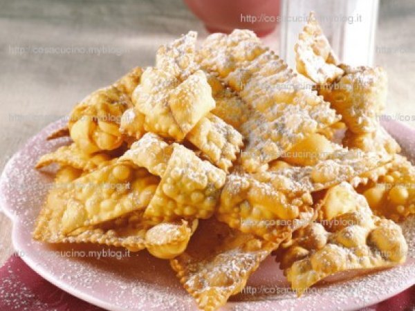 La ricetta delle chiacchiere: passo passo con foto