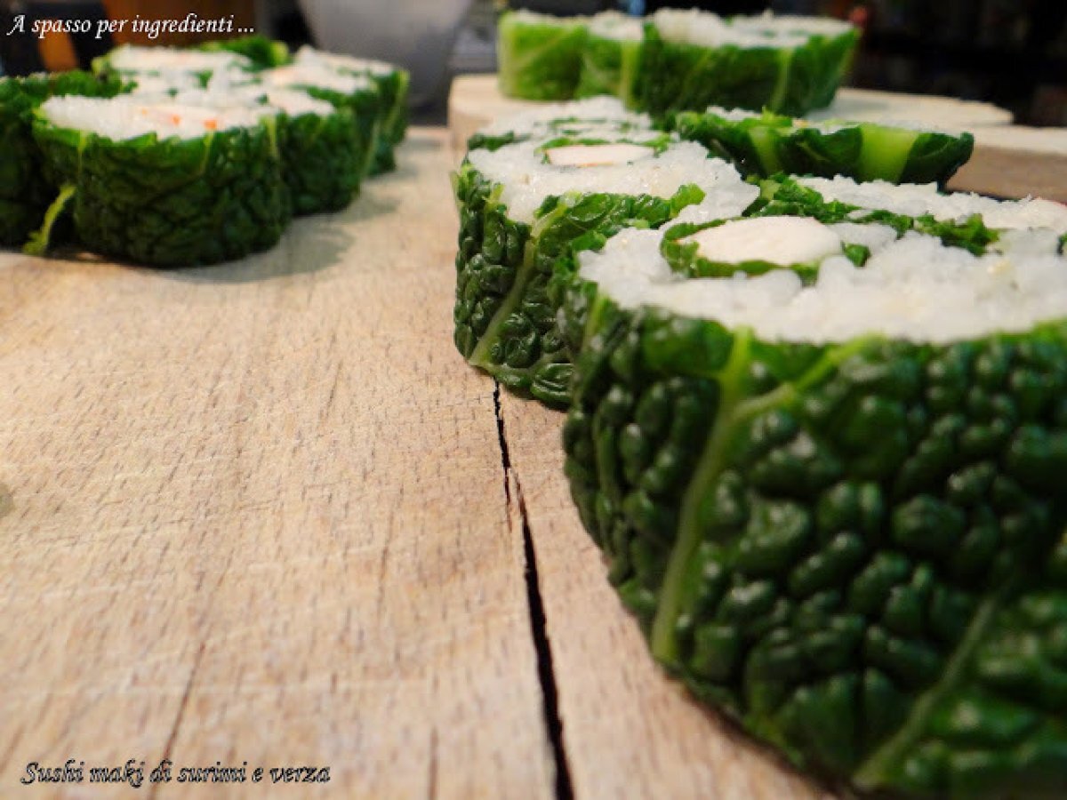Ricetta maki sushi di surimi e verza con salsa agropiccante