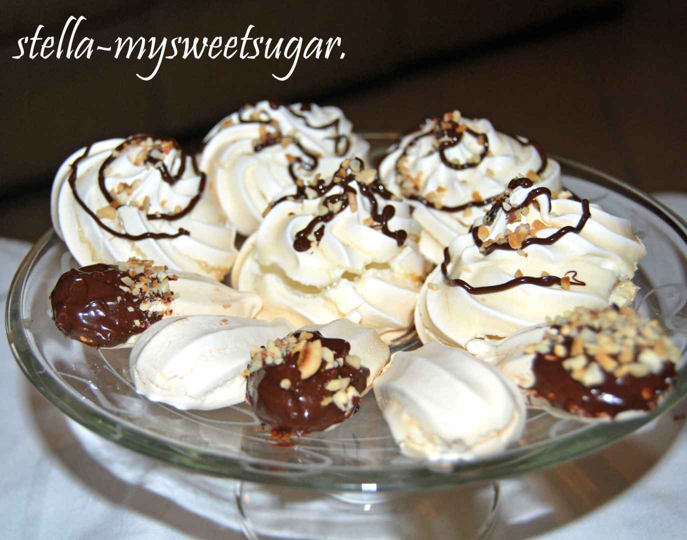 Ricetta meringhe cioccolato e nocciole semplice e gustosa