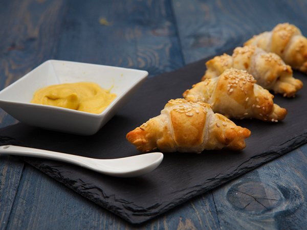 Mini croissant ai wurstel - Ricetta Petitchef