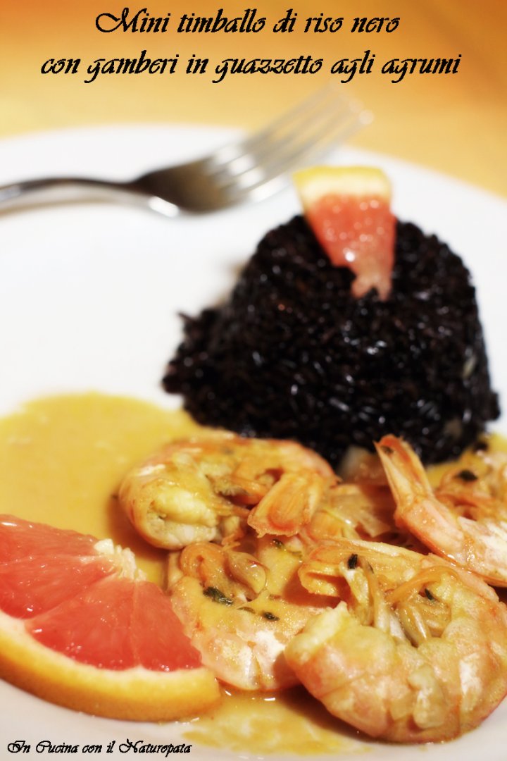 Ricetta mini timballo di riso nero e gamberi agli agrumi
