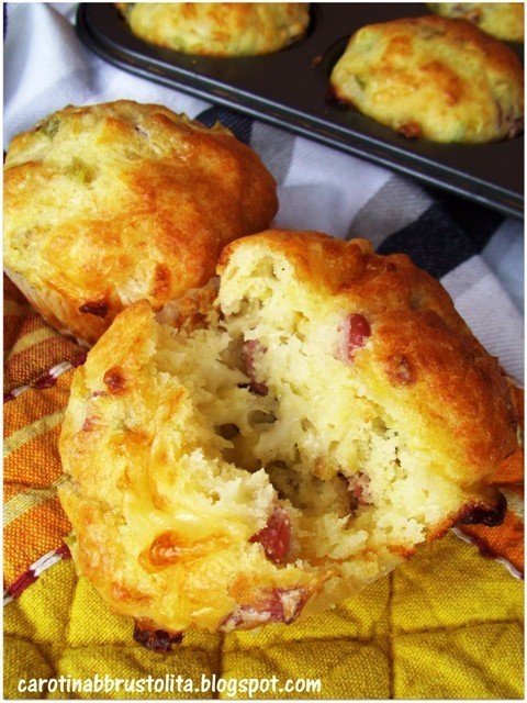 Ricetta muffin con peperoni e mini wurstel deliziosi