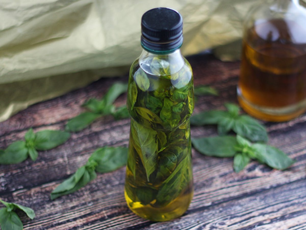 Ricetta olio al basilico fatto in casa