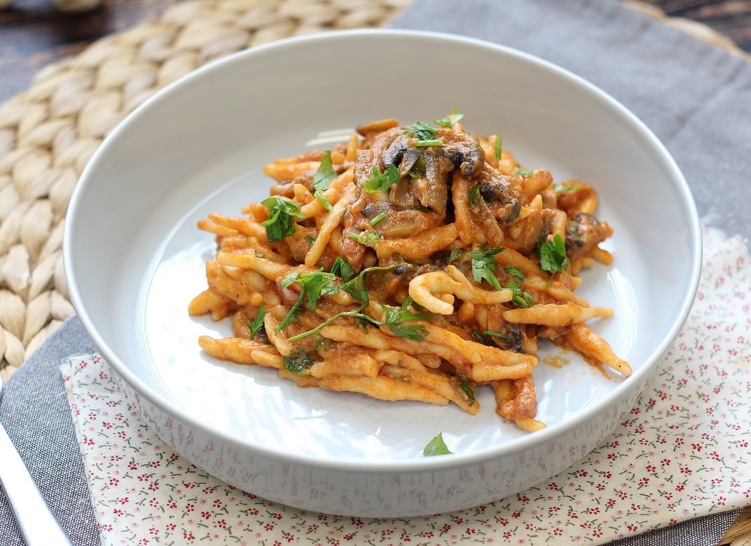 Ricetta pasta alla boscaiola, ideale per autunno e inverno