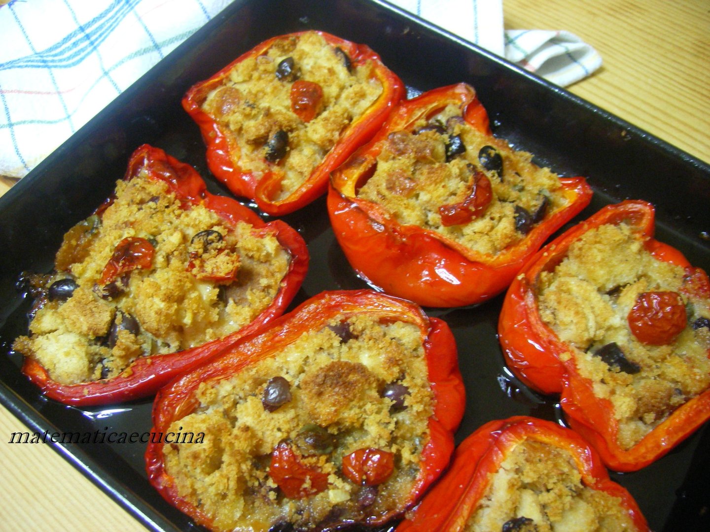 Peperoni imbottiti con biscotto di grano - Ricetta Petitchef