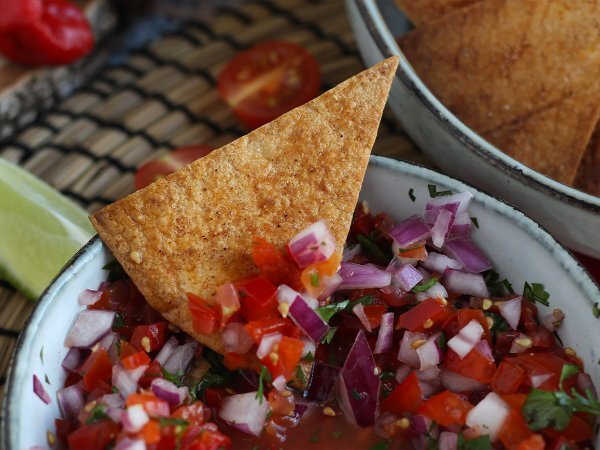 Ricetta pico de gallo e chips tortillas messicane