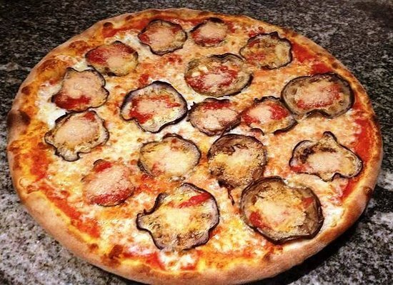 Pizza alle melanzane - Ricetta Petitchef