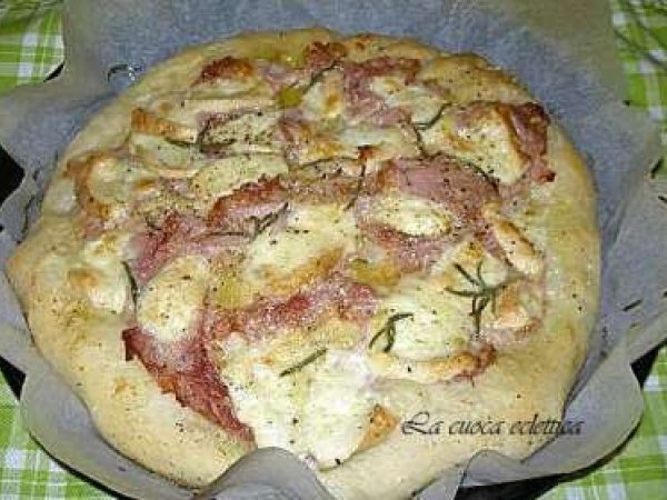 Ricetta pizza provola, prosciutto e rosmarino semplice