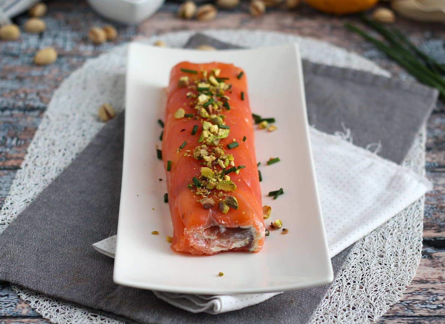 Ricetta: rotolo di salmone con ricotta e pistacchi