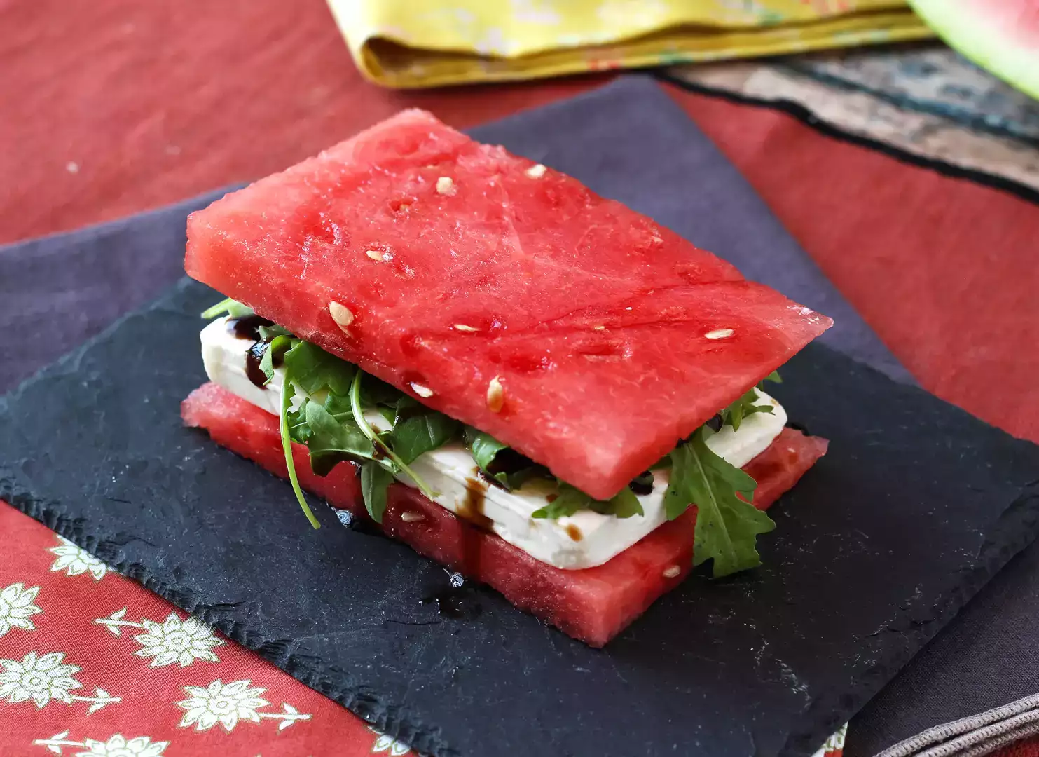 Sandwich di anguria con rucola e feta: la ricetta virale più fresca ...