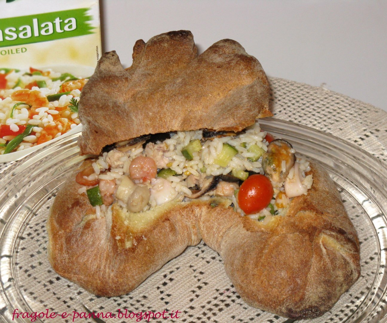 Scrigno di pane ripieno di riso freddo terra e mare - Ricetta Petitchef