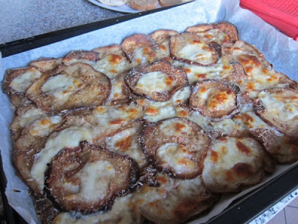 Simil pizza bianca di melanzane - Ricetta Petitchef