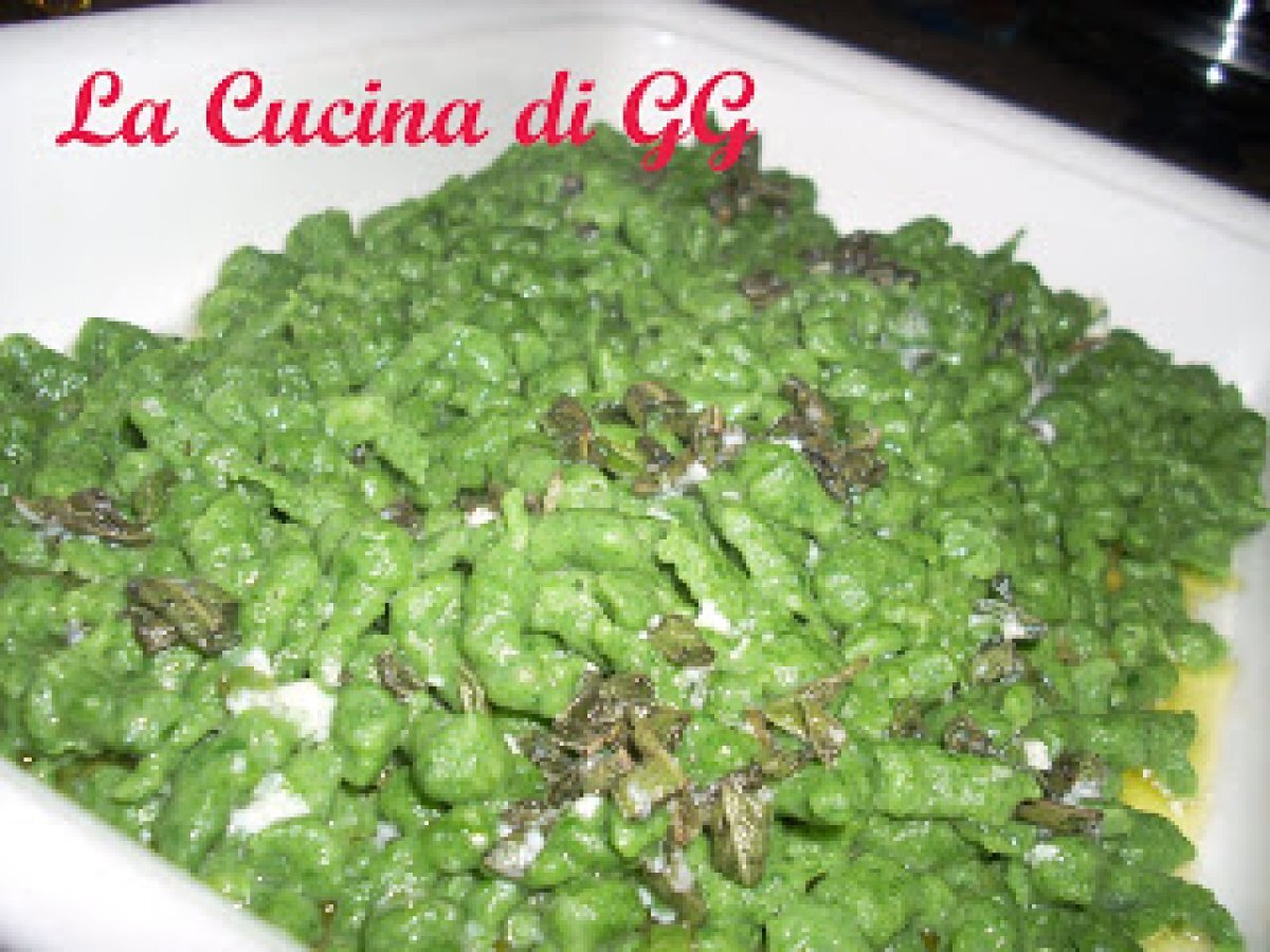 Ricetta spatzle verdi al burro e salvia