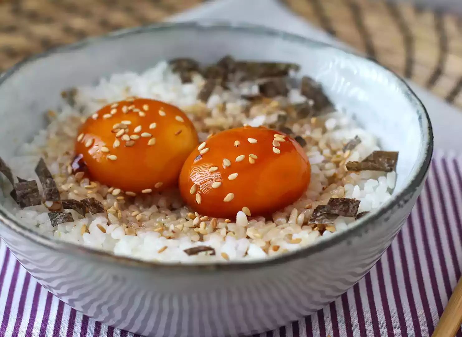 Ricetta tuorli d'uovo marinati in salsa di soia